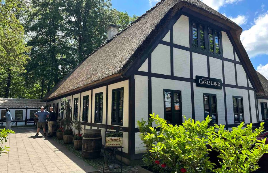 Indbegrebet af hygge: Besøg Restaurant Carlslund i Fruens Bøge