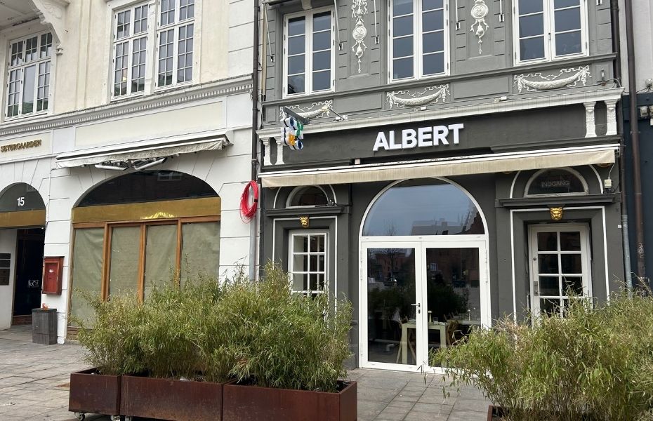 To nye spisesteder på Flakhaven: Her kan du få moderne buffet, eller ...